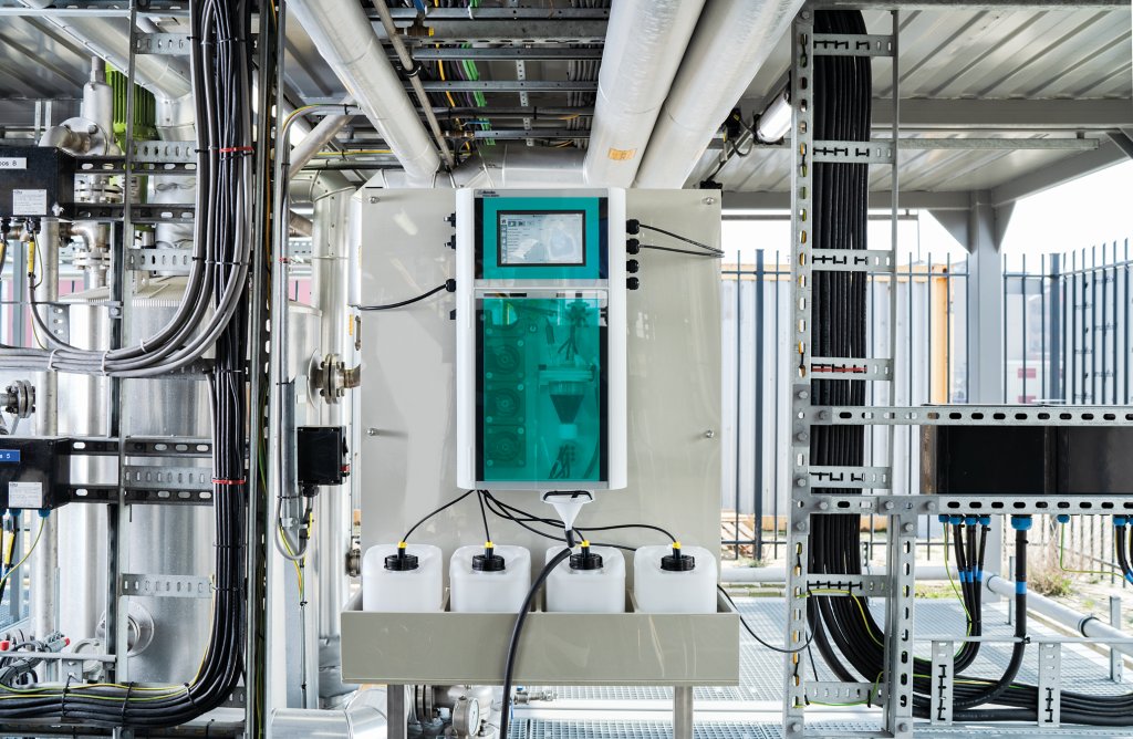 2060 The NIR Analyzer: A turnkey solution for Process Analytical Technology (PAT) | Metrohm