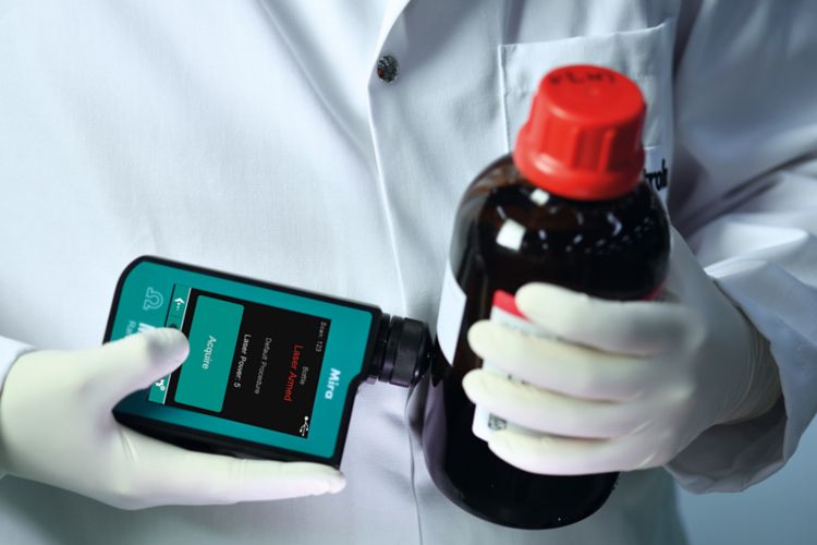 Transition RMID Operations Between Handheld Raman Devices | Metrohm