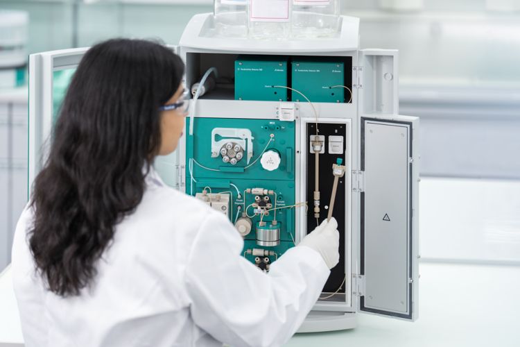 Microbore ion chromatography | Metrohm