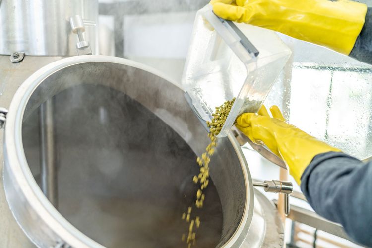 Determination of alpha acids in hops according to EBC 7.4 | Metrohm